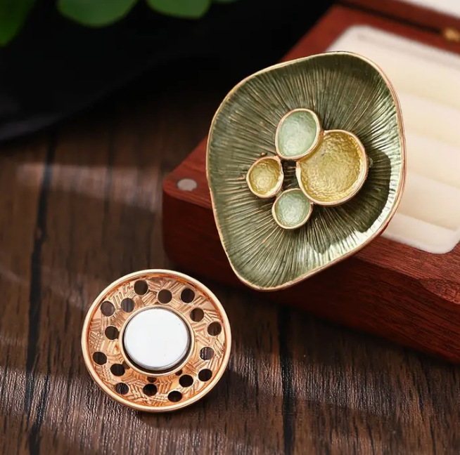 Magnet Broach – Three Crows Fiber